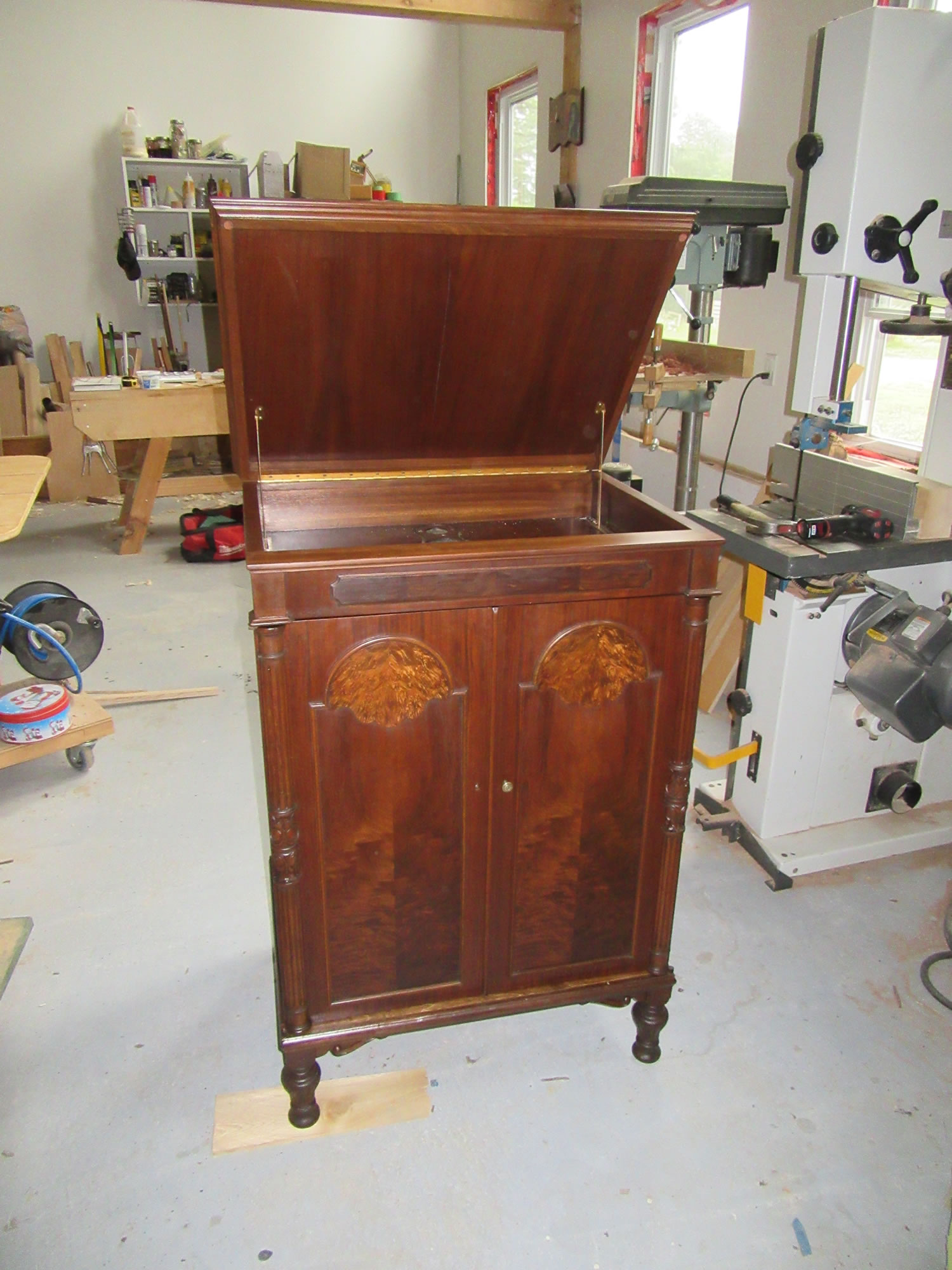 Victrola Restoration – Nick Moore – Handcrafted Wood Furniture